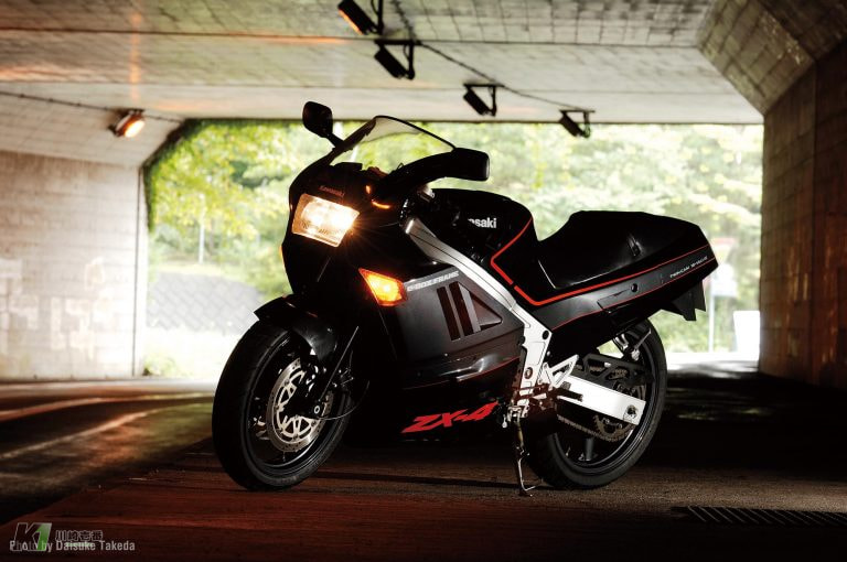 ZX-4 | カワサキ名車列伝 | カワサキイチバン