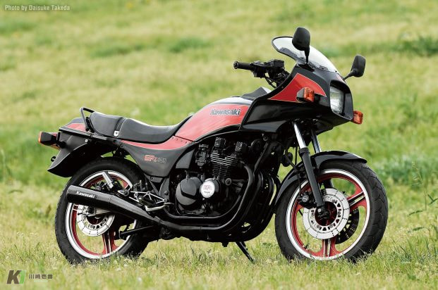 GPz400 | カワサキ名車列伝 | カワサキイチバン
