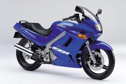 充実した装備を誇るZZRシリーズの末弟／ZZR250 | 試乗・車両解説 | カワサキイチバン