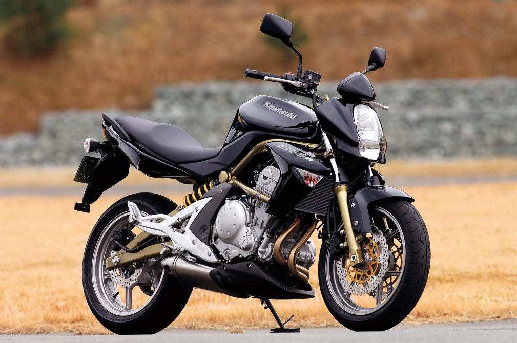 斬新なデザインの車体に、誰にでも楽しめる性能を注入／ER-6n(2006) | 試乗・車両解説 | カワサキイチバン