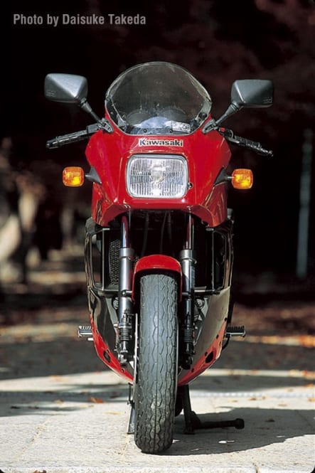 GPZ900R/GPZ750R | カワサキ名車列伝 | カワサキイチバン